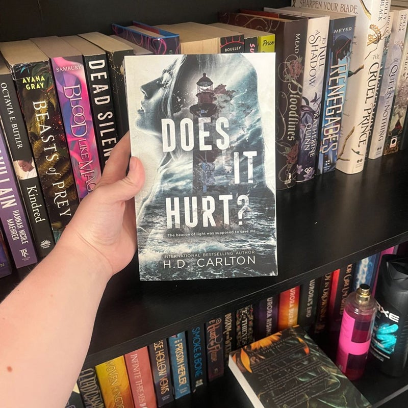 Does It Hurt? by H. D. Carlton, Paperback | Pangobooks