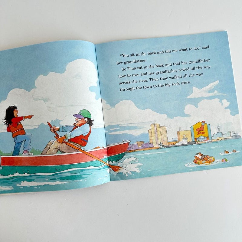 Smelly Socks by Robert Munsch, Paperback | Pangobooks