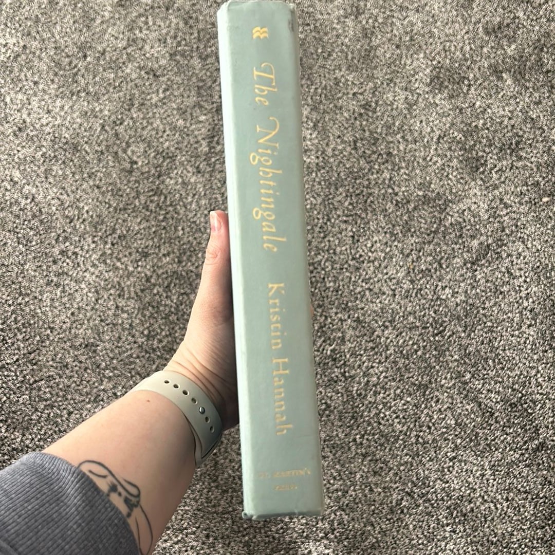 The Nightingale by Kristin Hannah, Hardcover | Pangobooks