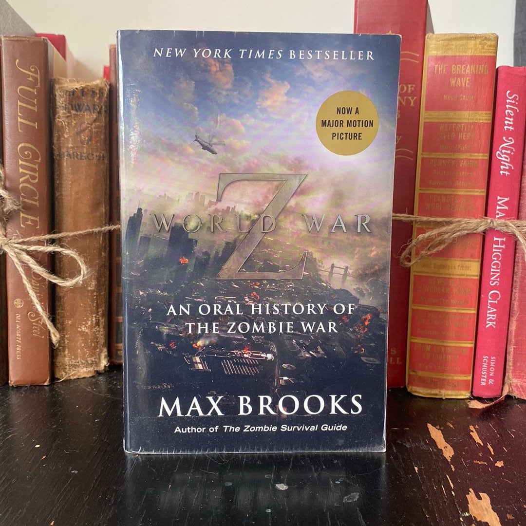 World War Z by Max Brooks, Paperback | Pangobooks