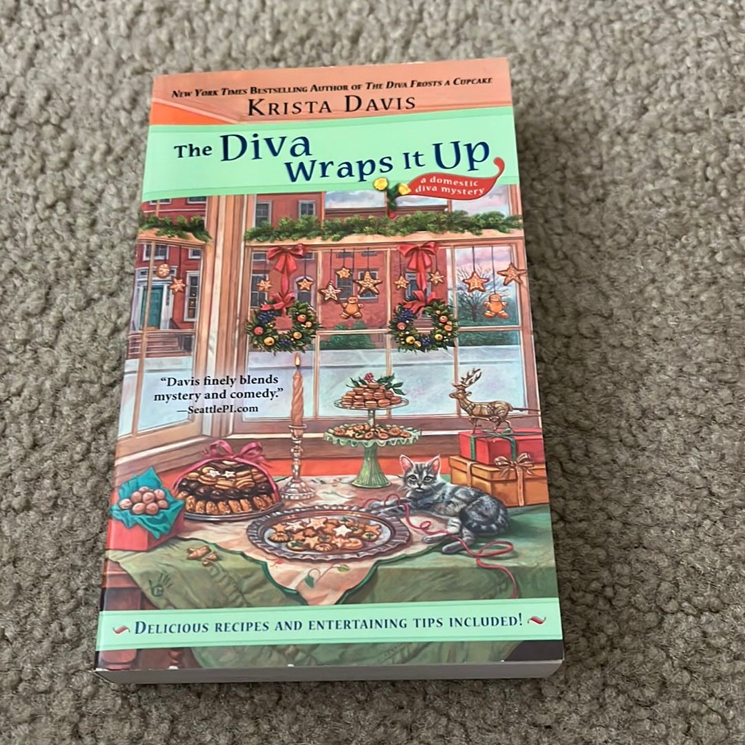 The Diva Wraps It Up by Krista Davis, Paperback | Pangobooks