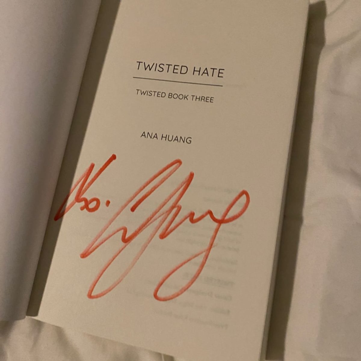 Twisted Hate - Limited Edition by Ana Huang, Paperback | Pangobooks