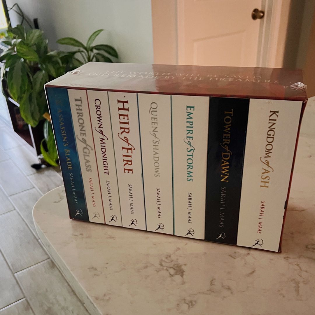 Throne of Glass Paperback Box Set