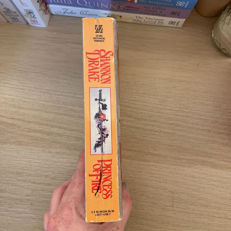 Princess of Fire by Shannon Drake, Paperback | Pangobooks