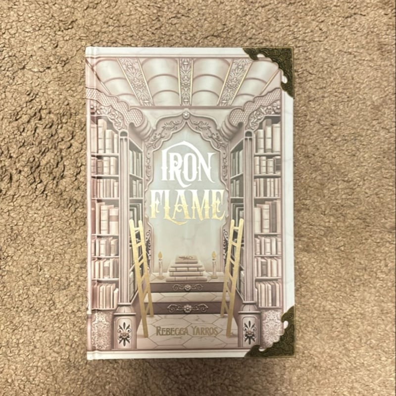 Iron Flame by Rebecca Yarros, Hardcover | Pangobooks