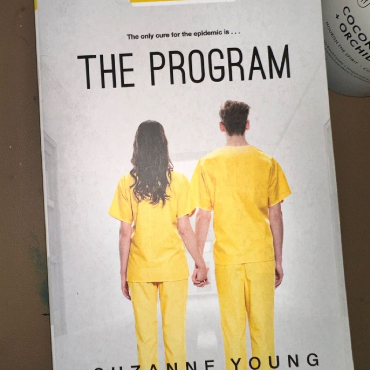 The program by Suzanne young , Paperback | Pangobooks