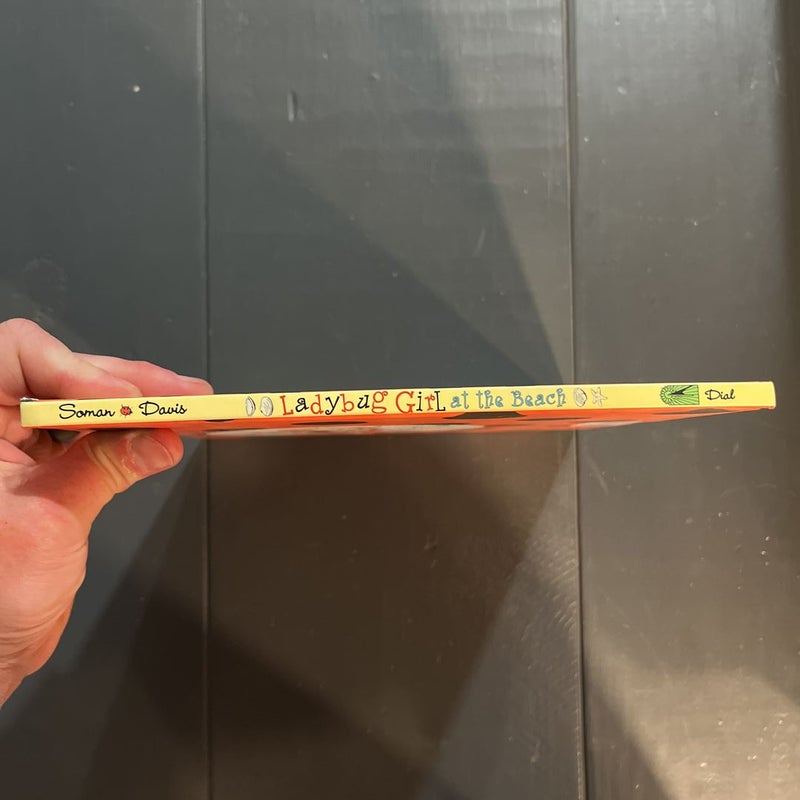 Ladybug Girl at the Beach by Jacky Davis, Hardcover | Pangobooks