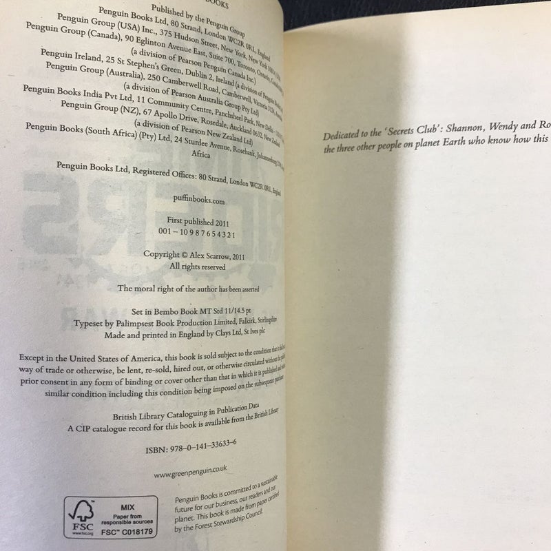 The Eternal War by Alex Scarrow, Paperback | Pangobooks