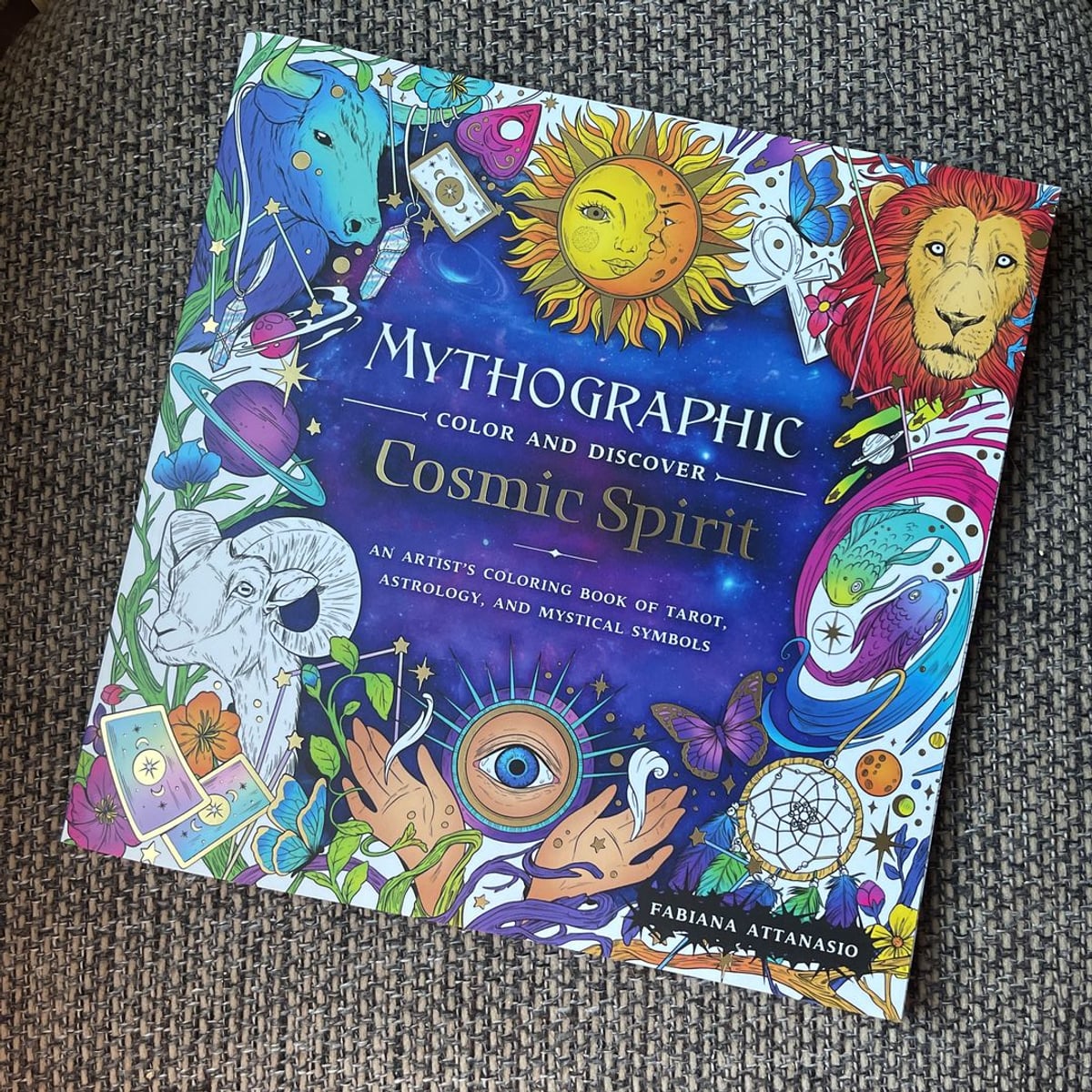 Mythographic Color and Discover: Cosmic Spirit by Fabiana Attanasio