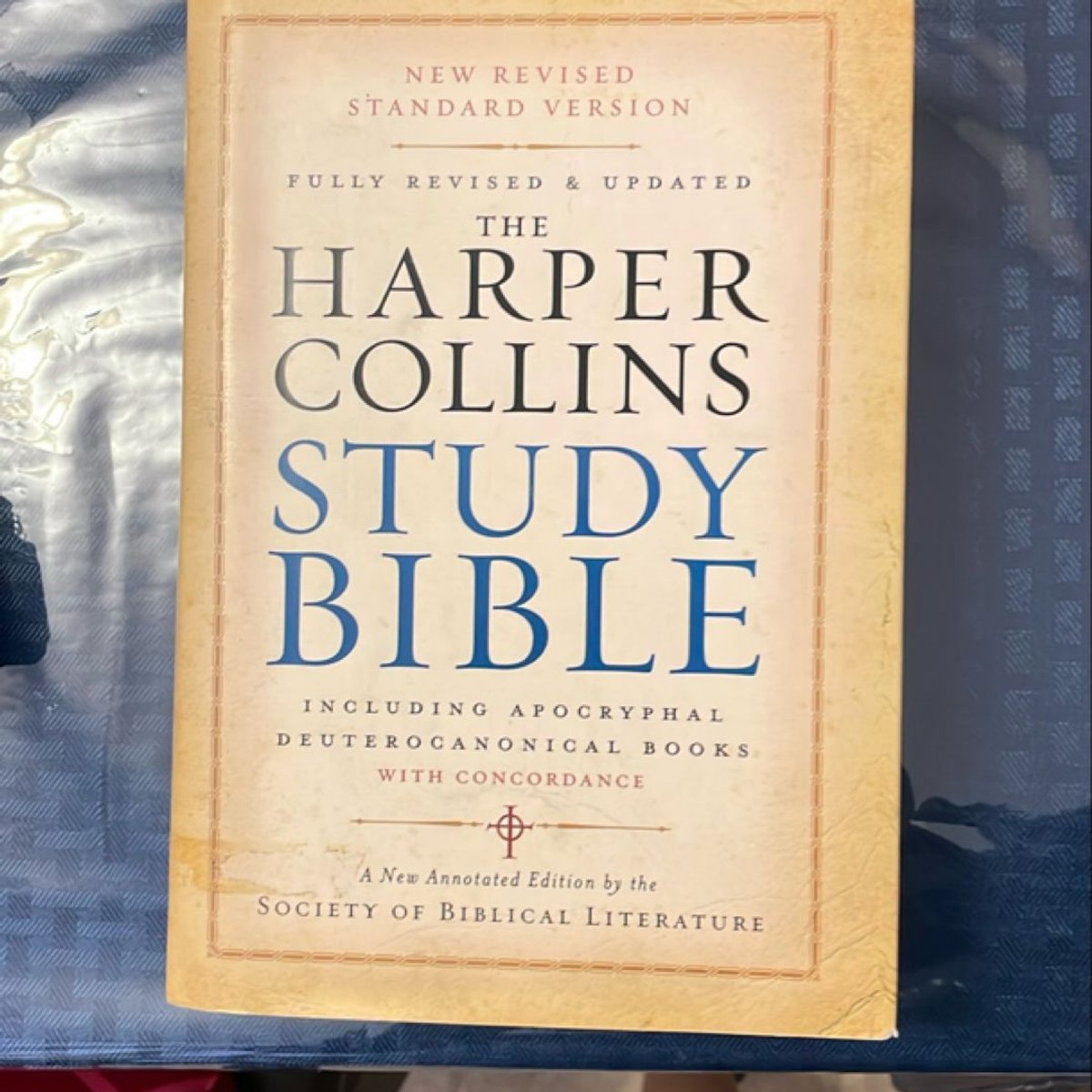 HarperCollins Study Bible - Student Edition by Society of Society of ...