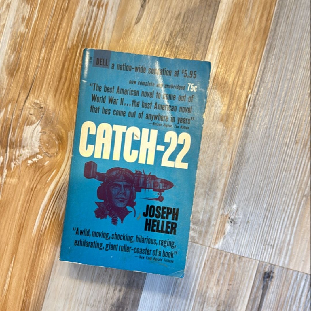 Catch-22 by Joseph Heller, Paperback | Pangobooks
