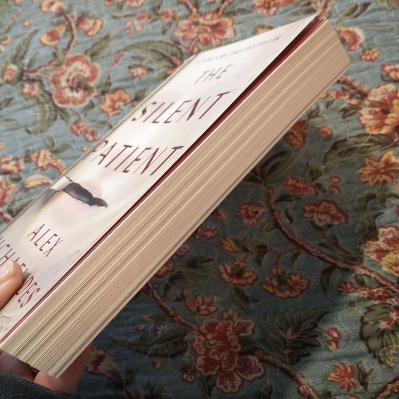 The Silent Patient by Alex Michaelides, Paperback | Pangobooks