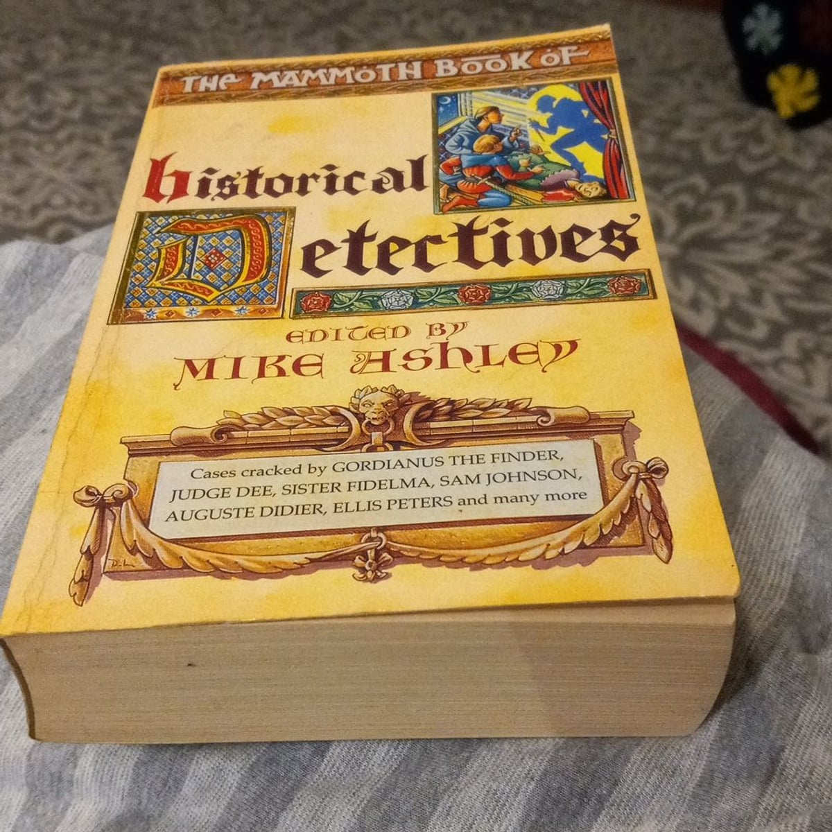 The Mammoth Book of Historical Detectives by Mike Ashley, Paperback ...
