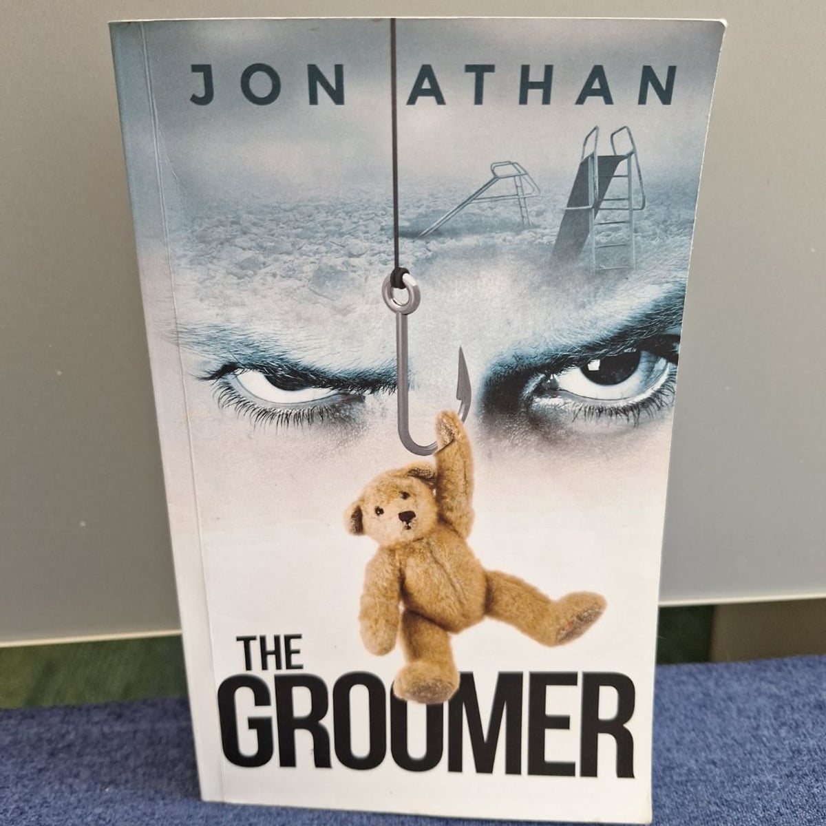 The Groomer by Jon Athan, Paperback | Pangobooks