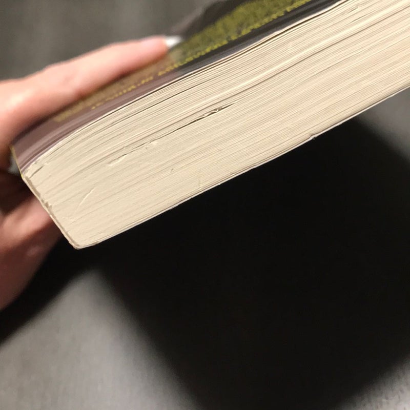 The Silent Bride by Shalini Boland, Paperback | Pangobooks