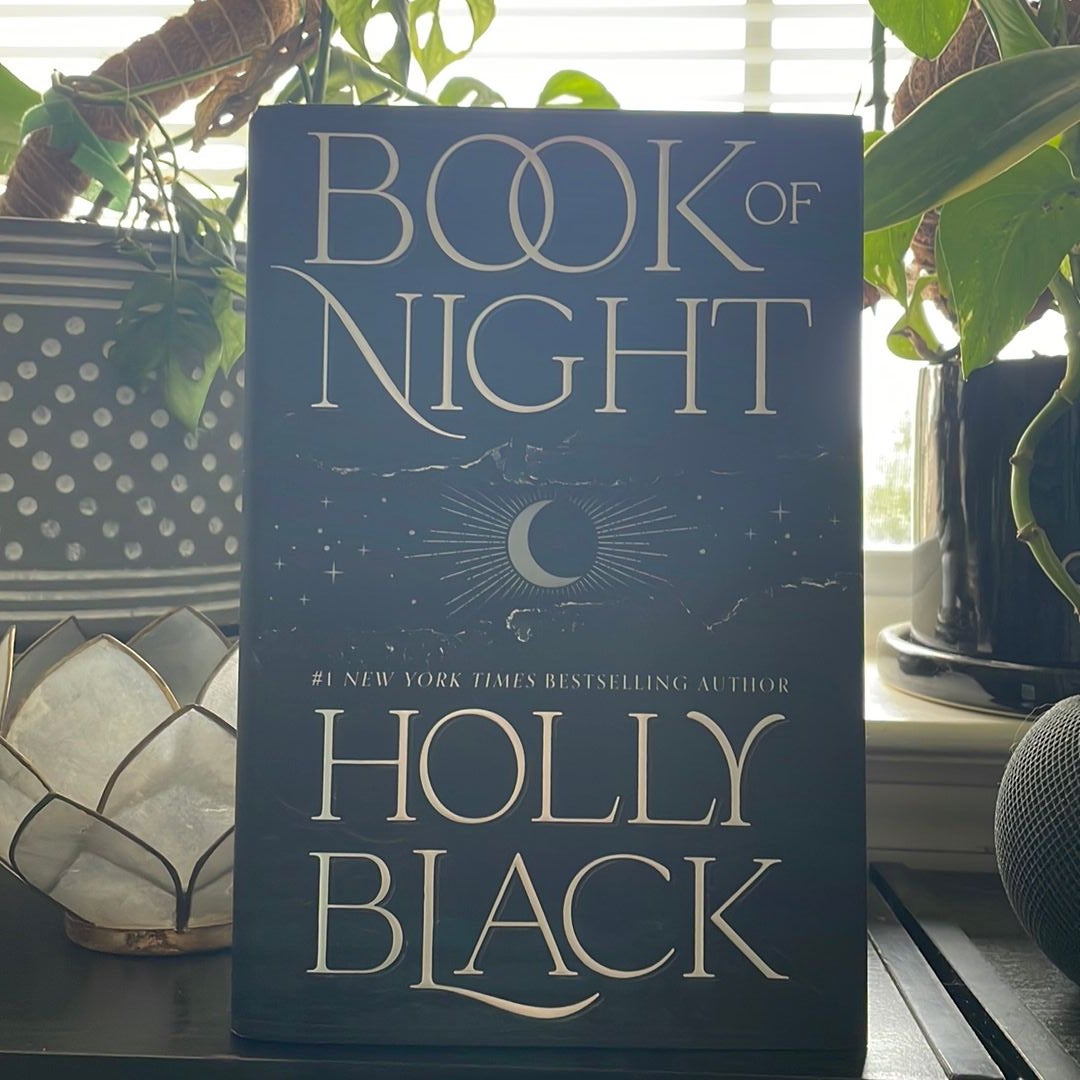 Book Of Night by Holly Black, Hardcover | Pangobooks