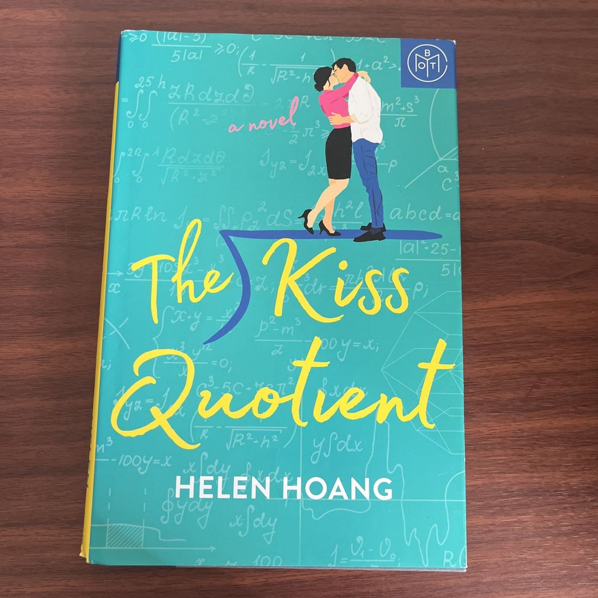 The Kiss Quotient by Helen Hoang, Hardcover | Pangobooks