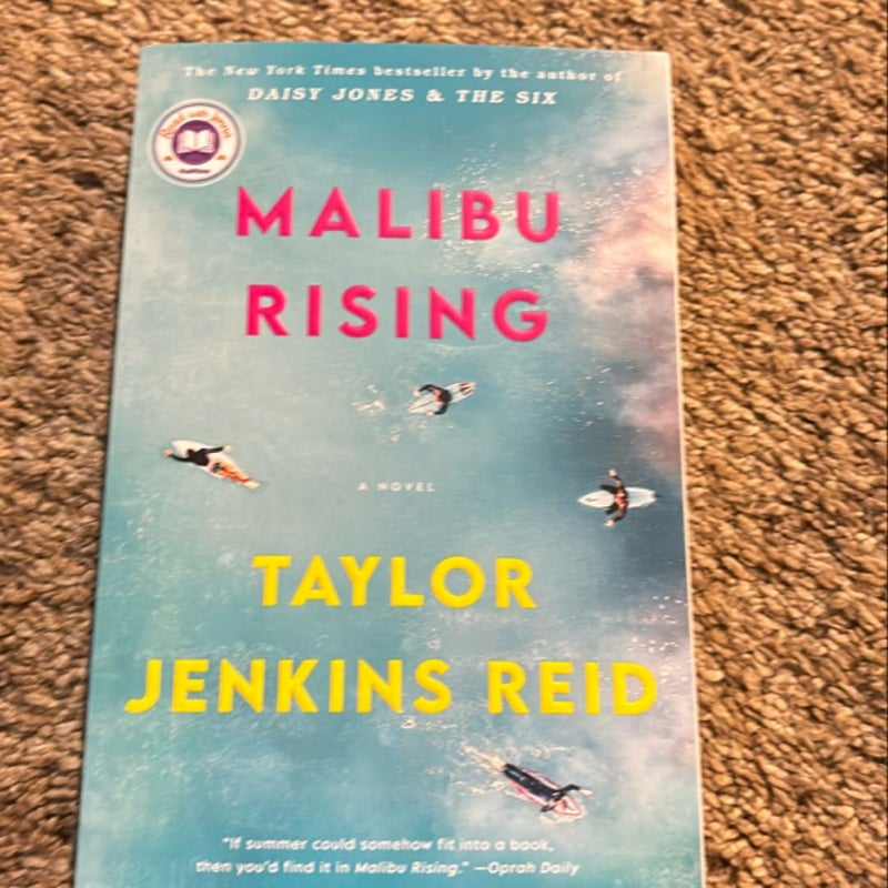 Malibu Rising by Taylor Jenkins Reid, Paperback | Pangobooks