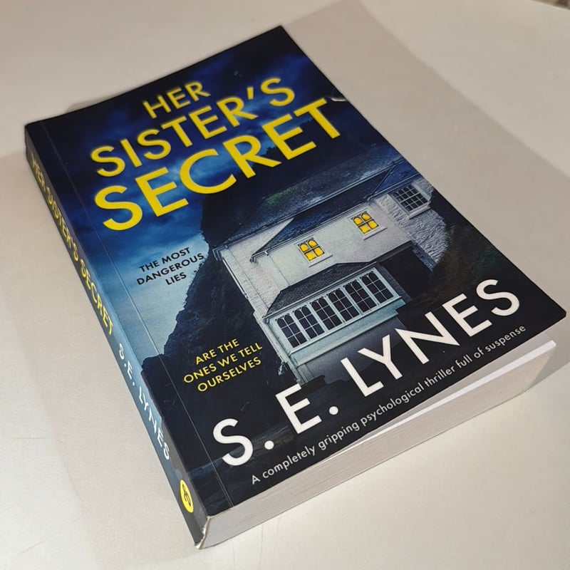 Her Sister's Secret by S. E. Lynes, Paperback | Pangobooks