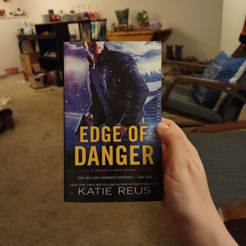 Edge of Danger by Katie Reus, Paperback | Pangobooks