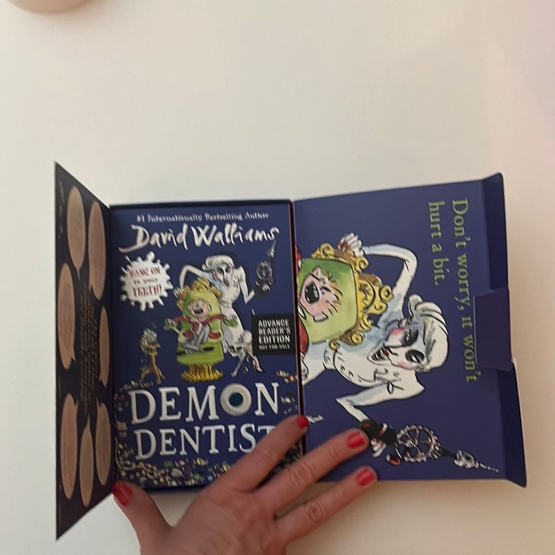 Demon Dentist - ARC by David Walliams, Paperback | Pangobooks