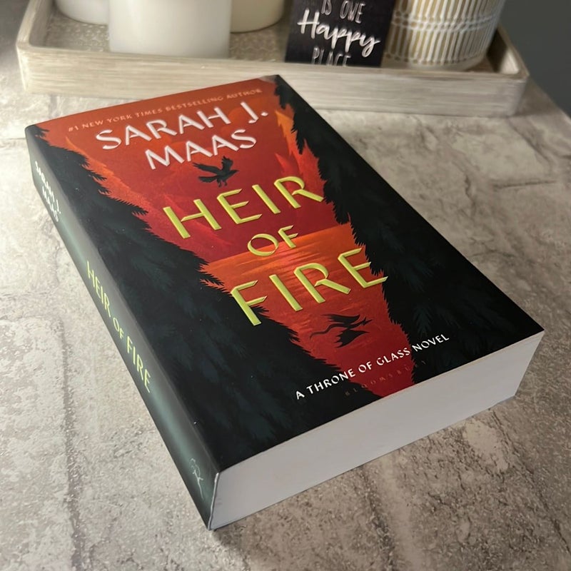 Heir of Fire by Sarah J. Maas, Paperback | Pangobooks