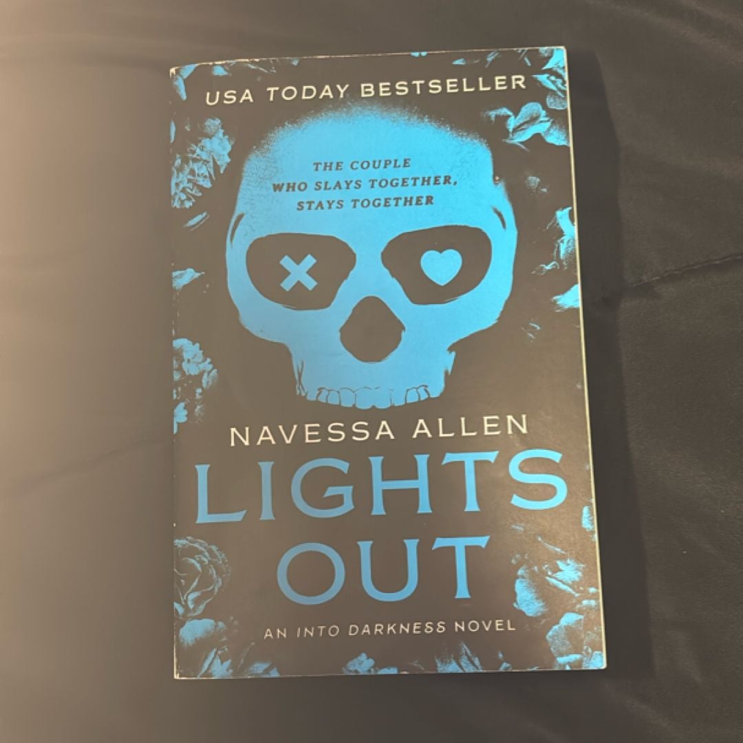 Lights Out by Navessa Allen, Paperback | Pangobooks