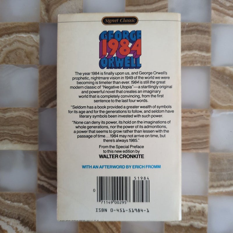 1984 by George Orwell, Paperback | Pangobooks