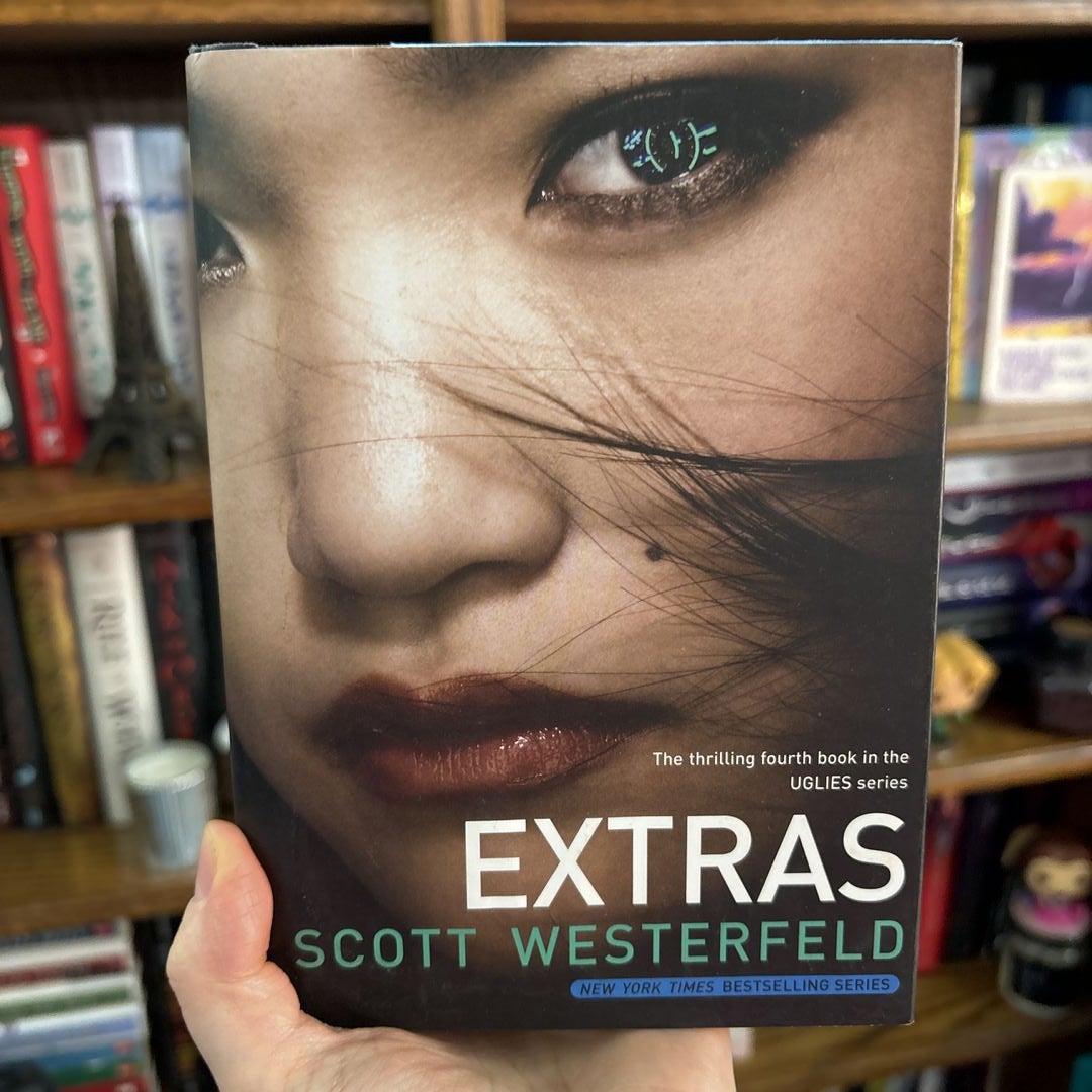 Extras by Scott Westerfeld, Hardcover | Pangobooks