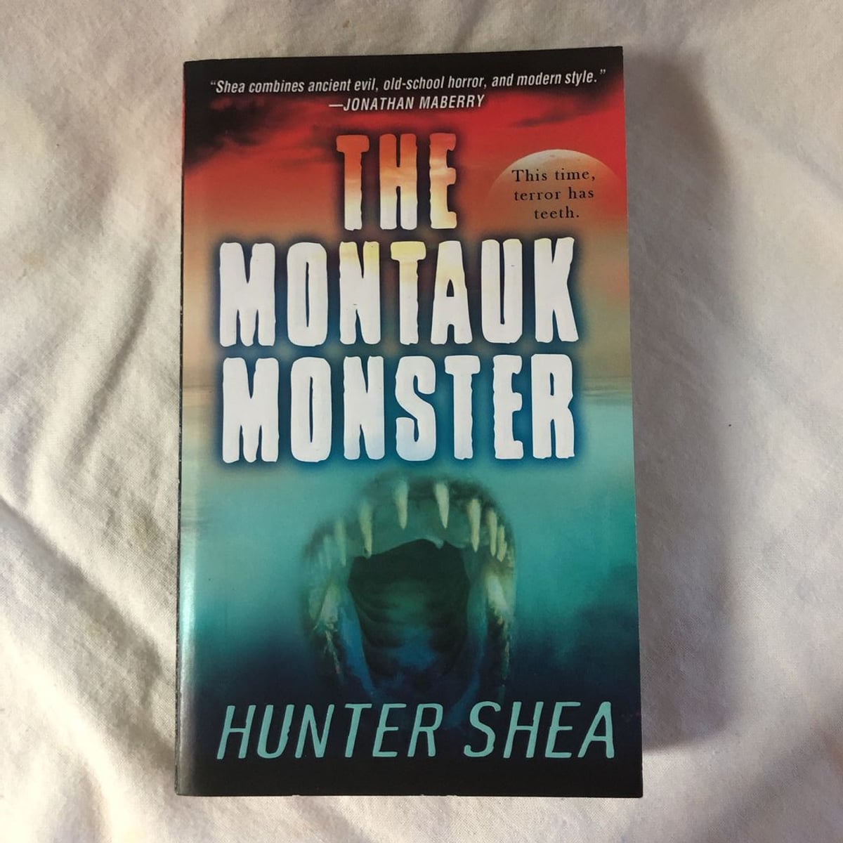 The Montauk Monster by Hunter Shea, Paperback | Pangobooks