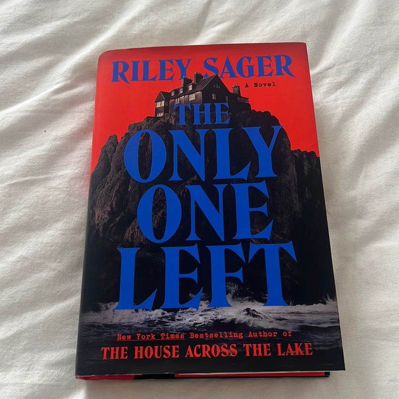 The Only One Left by Riley Sager, Hardcover | Pangobooks