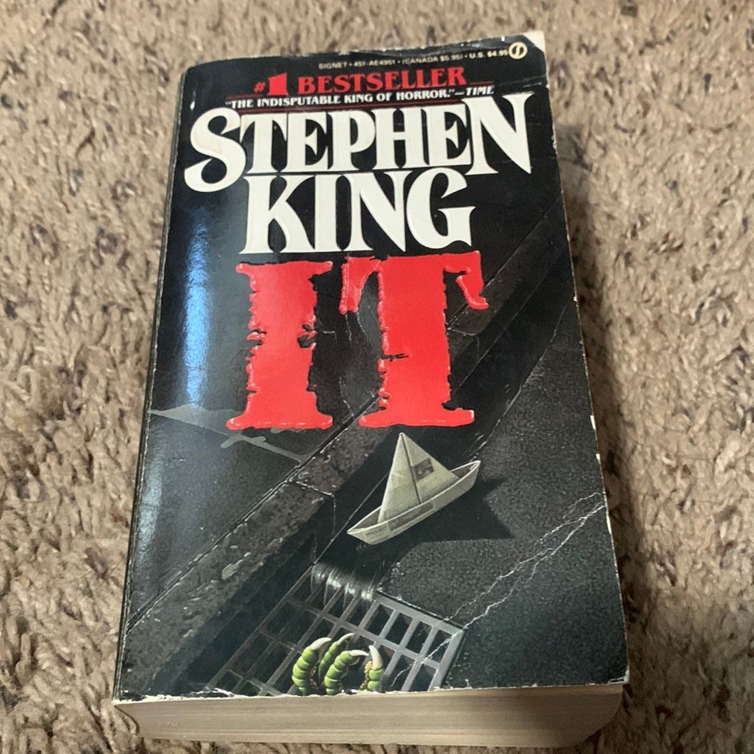 IT by Stephen King, Paperback | Pangobooks