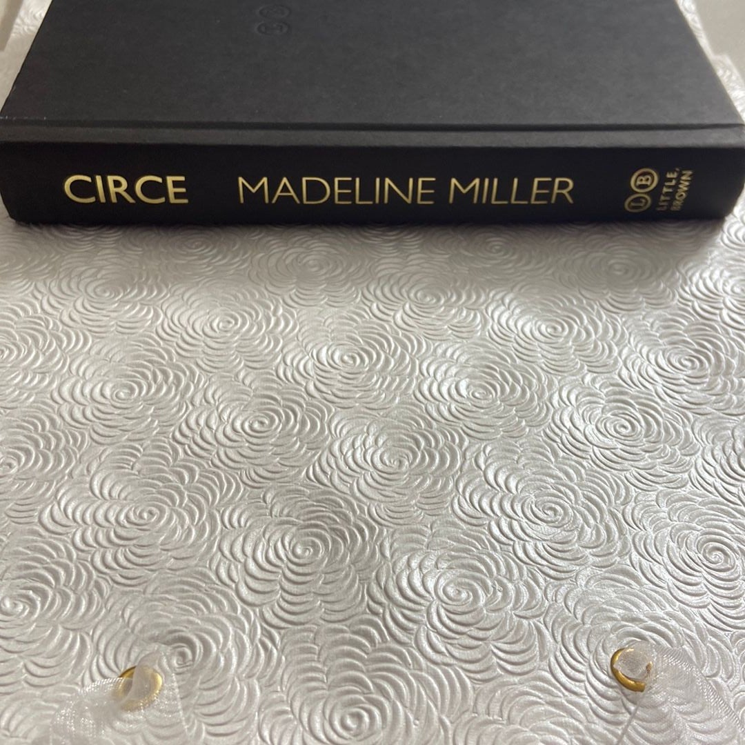 Circe by Madeline Miller, Hardcover | Pangobooks