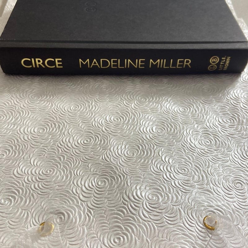 Circe by Madeline Miller, Hardcover | Pangobooks