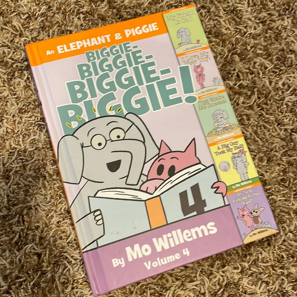 An Elephant and Piggie Biggie! Volume 4 by Mo Willems