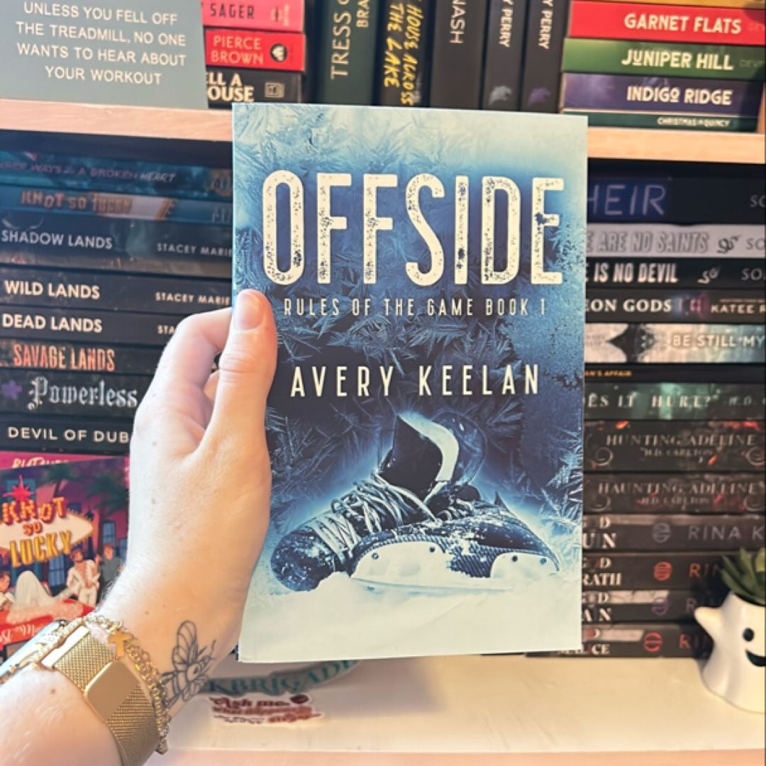 Offside by Avery Keelan, Paperback | Pangobooks