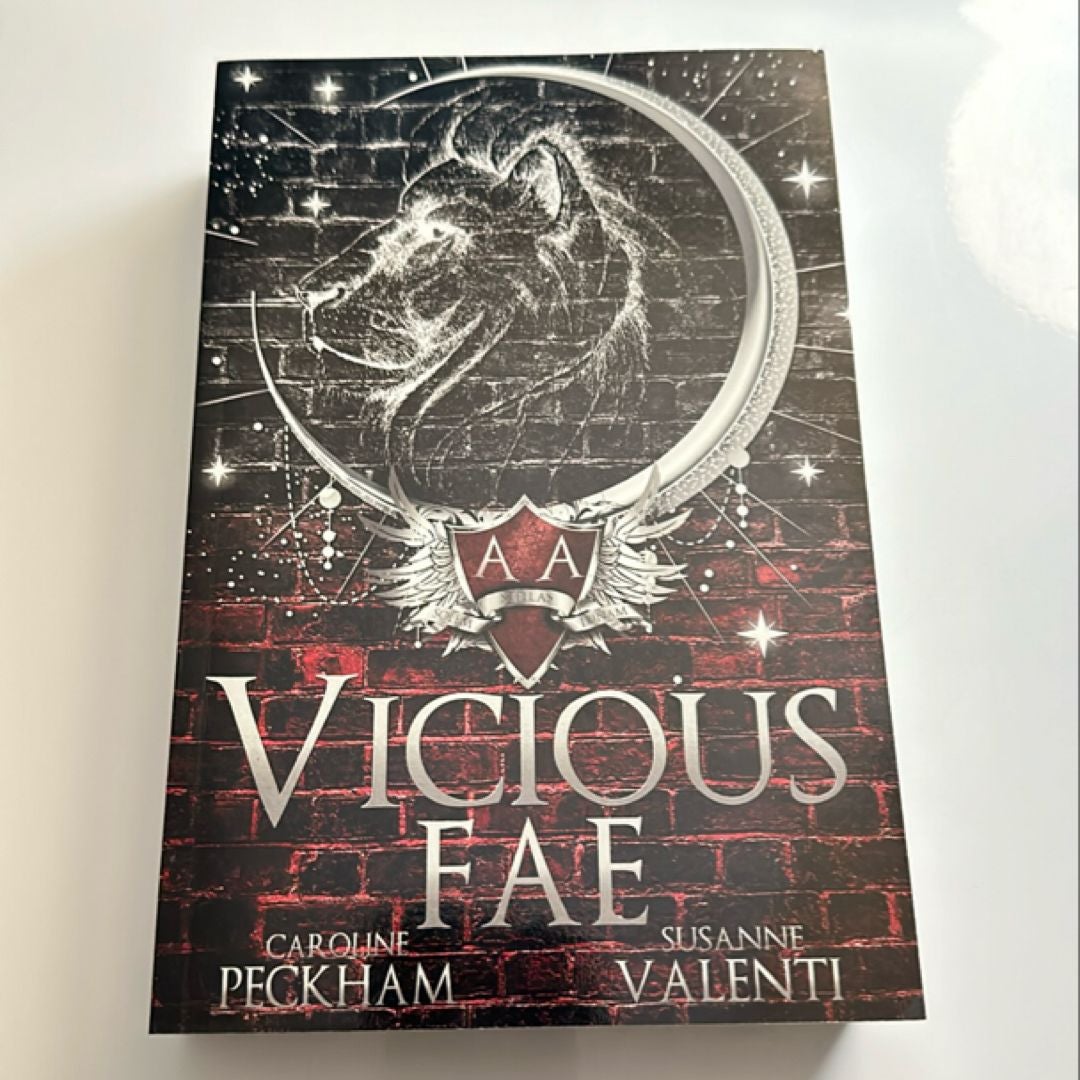Vicious Fae by Caroline Peckham & Susanne Valenti, Paperback | Pangobooks
