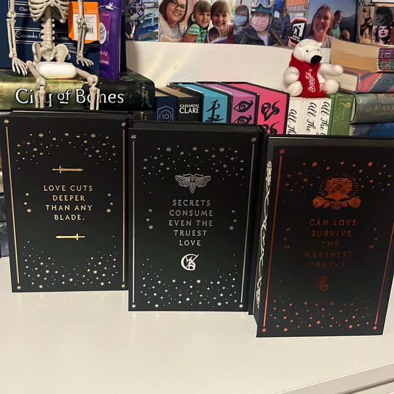 Fairyloot Last Hours Series by Cassandra Clare, Hardcover | Pangobooks