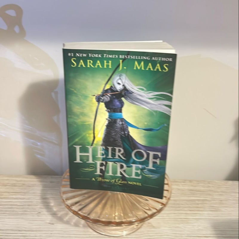 Heir of Fire by Sarah J. Maas, Paperback | Pangobooks