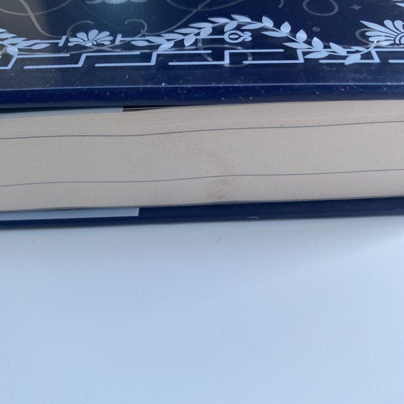 Threads That Bind by Kika Hatzopoulou, Hardcover | Pangobooks