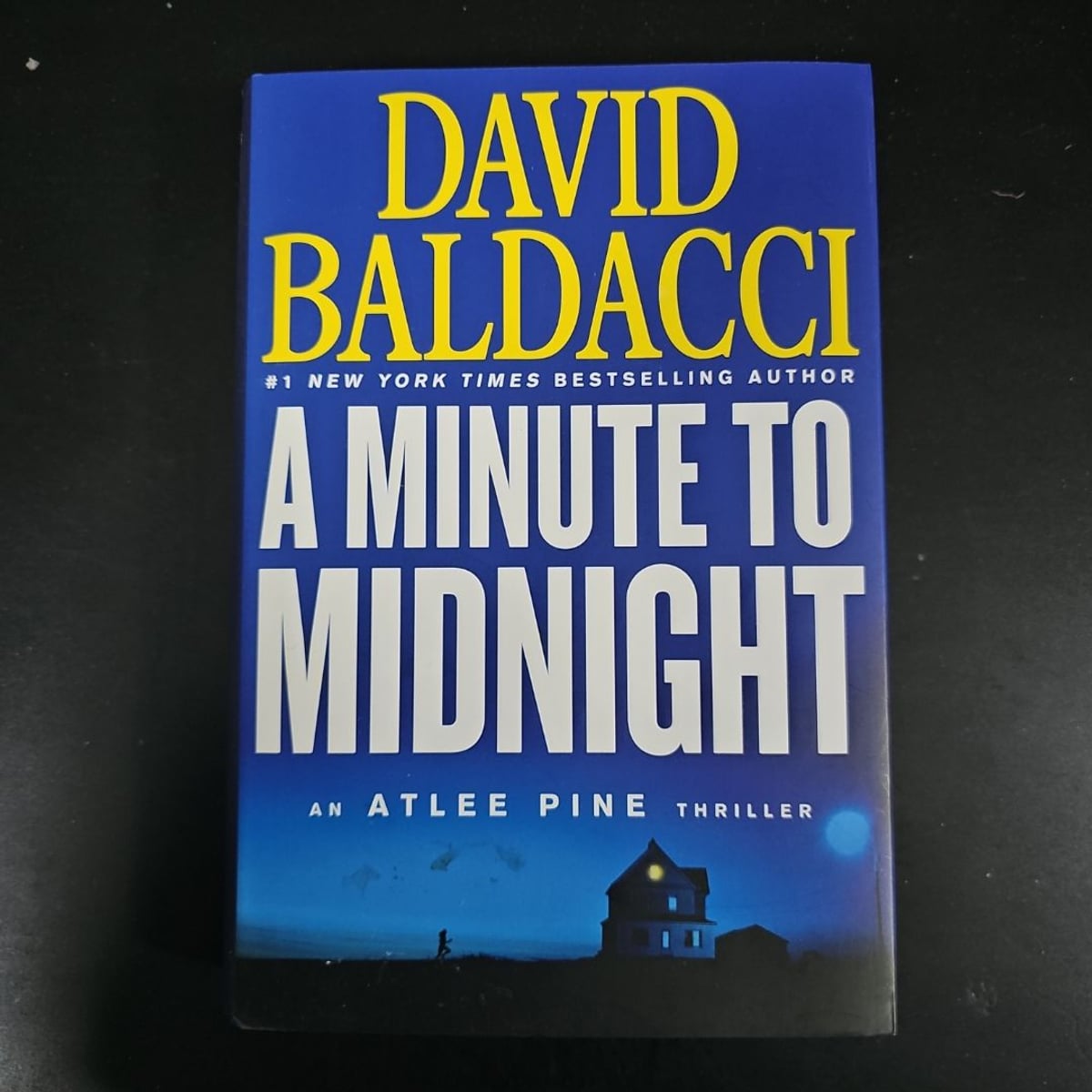 A Minute to Midnight by David Baldacci, Hardcover | Pangobooks