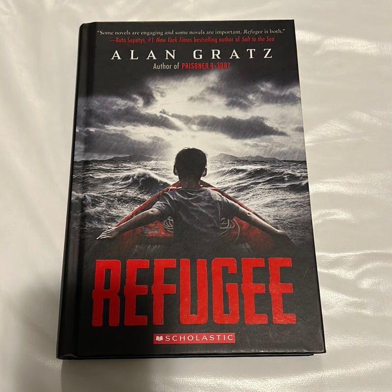 Refugee by Alan Gratz, Hardcover | Pangobooks