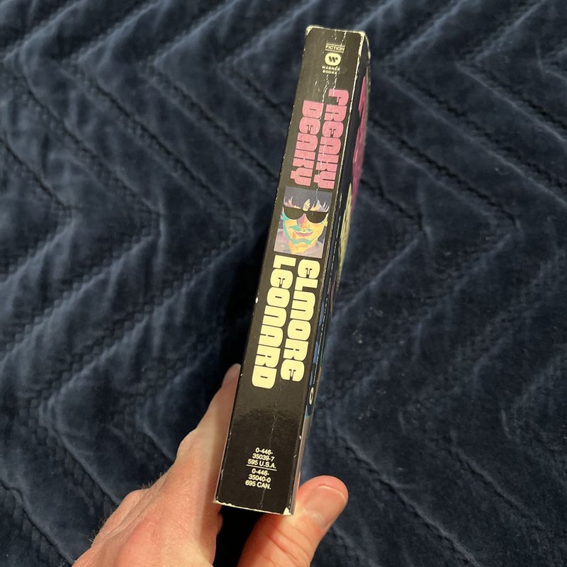 Freaky Deaky by Elmore Leonard , Paperback | Pangobooks