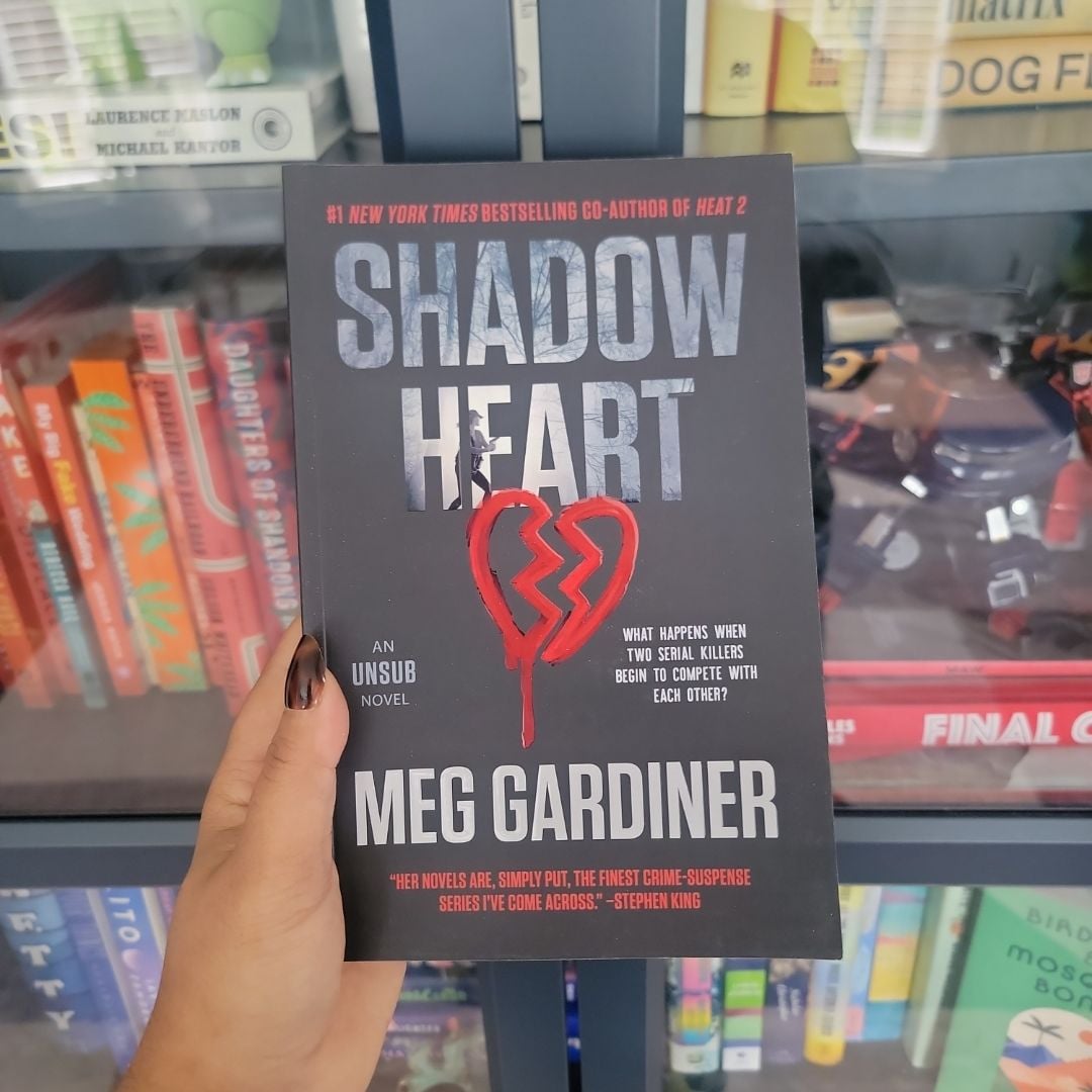 Shadowheart by Meg Gardiner, Paperback | Pangobooks