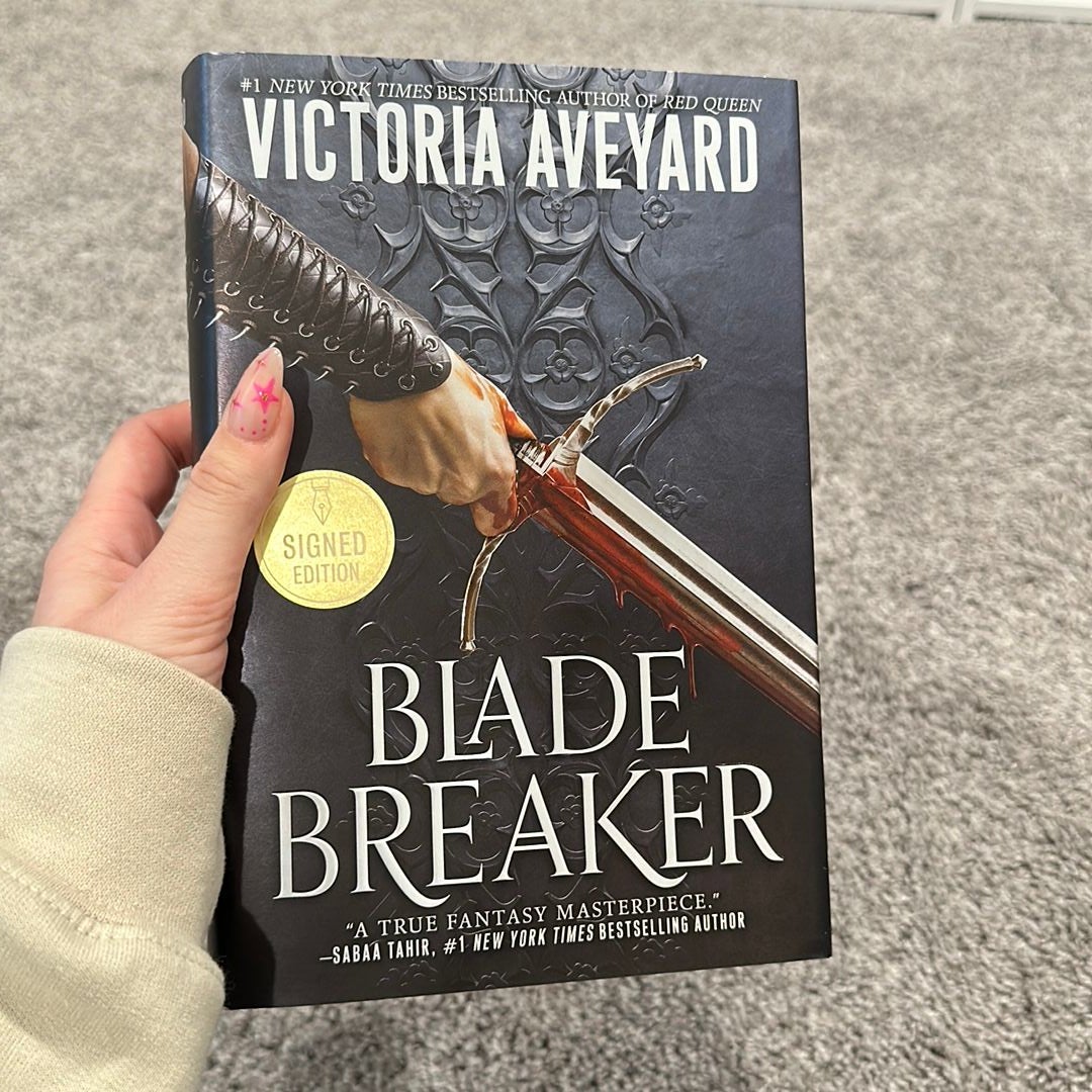 Blade Breaker by Victoria Aveyard , Hardcover | Pangobooks