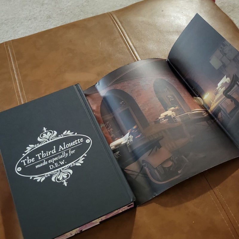 Divine Rivals Owlcrate Edition by Rebecca Ross, Hardcover | Pangobooks