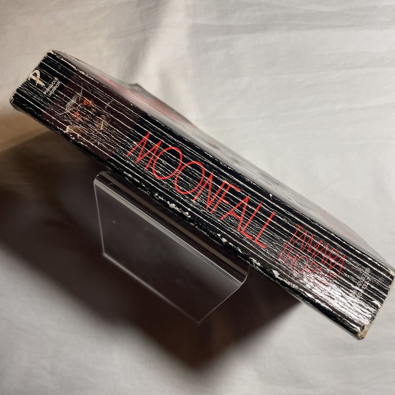 Moonfall by Tamara Thorne, Paperback | Pangobooks