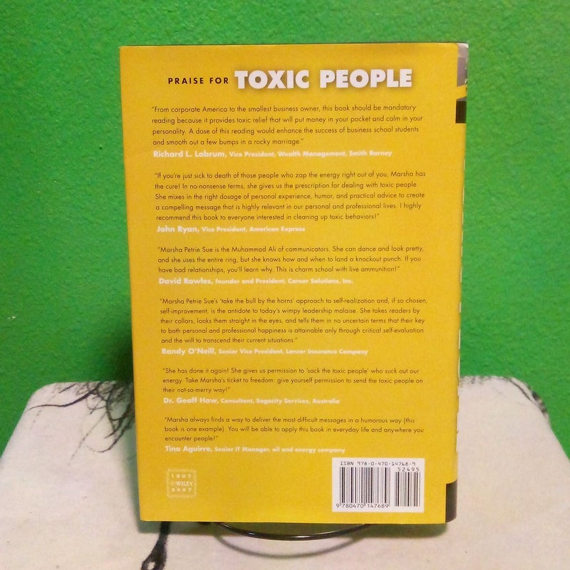 Toxic People by Marsha Petrie Sue, Hardcover | Pangobooks