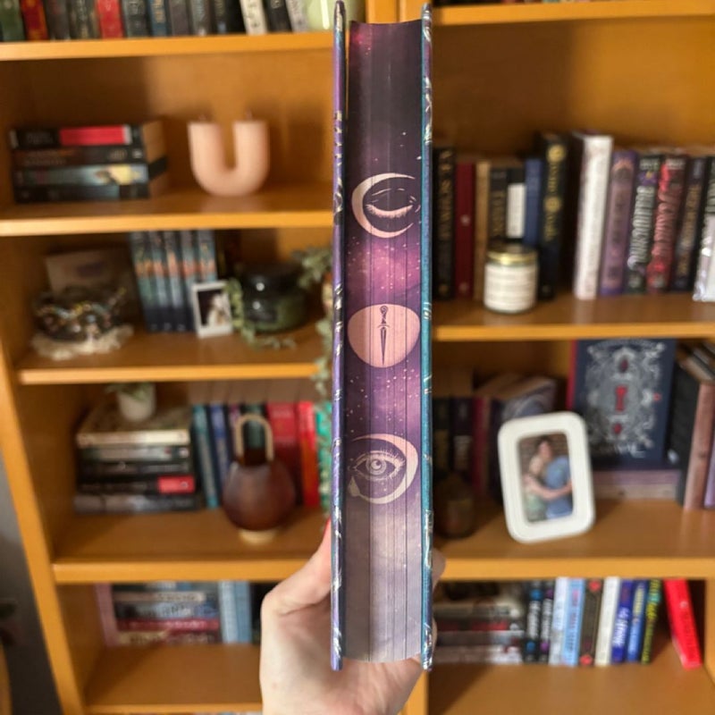 Threads that bind by Kika Hatzopoulou, Hardcover | Pangobooks