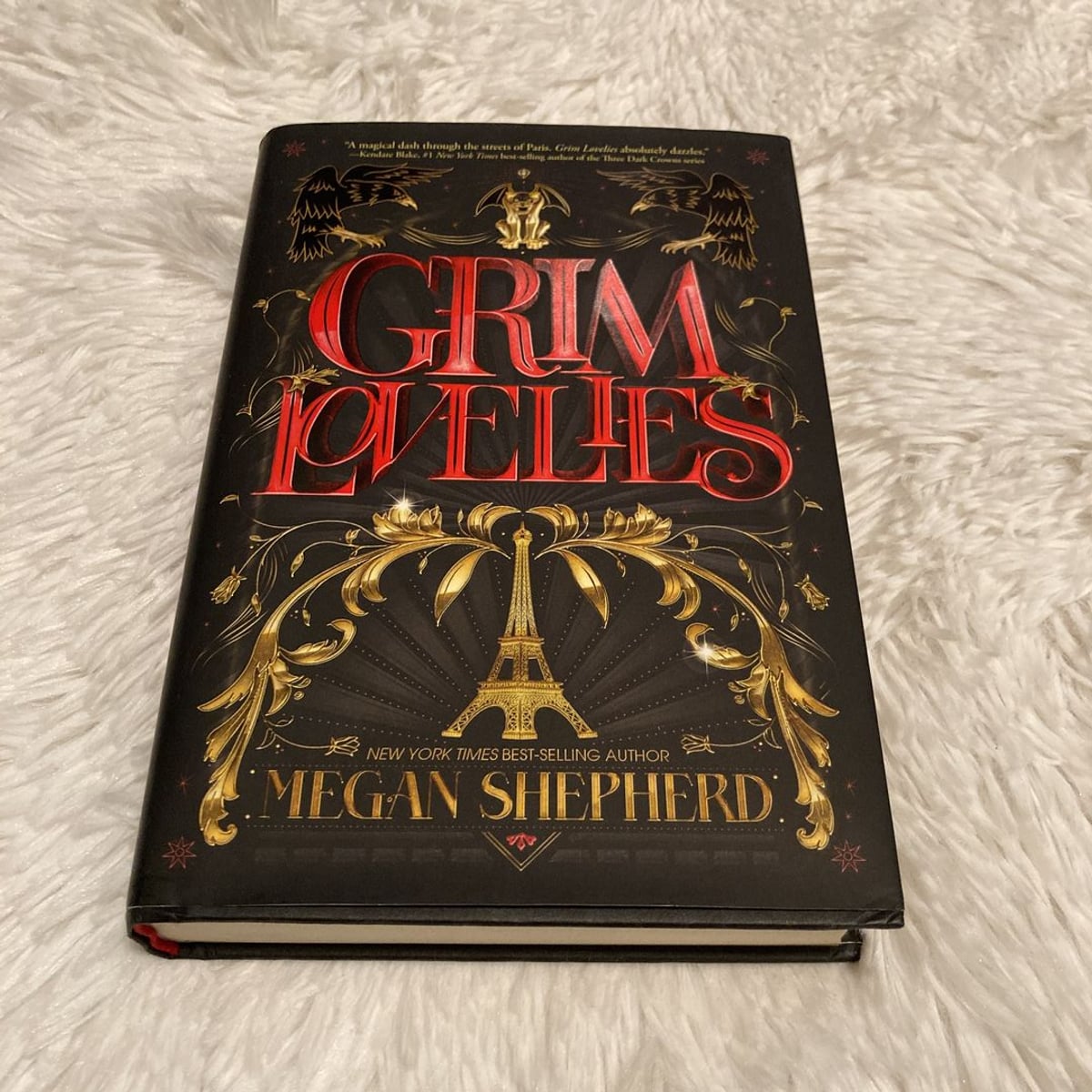 Grim Lovelies by Megan Shepherd, Hardcover | Pangobooks